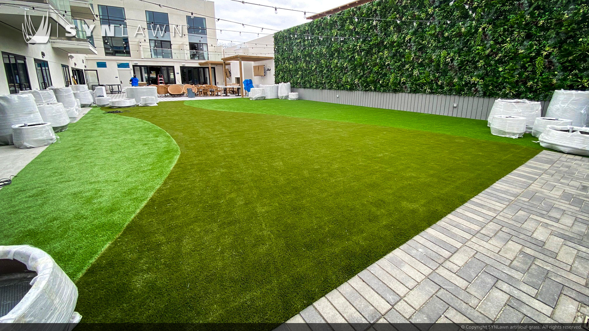 New San Diego Hotel Courtyard Integrates Culture & Elegance | SYNLawn